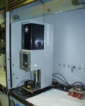 DIPARTIMENTO DI BIOLOGIA (DiBio) : Vitrobot Vitrification Robot (FEI ...